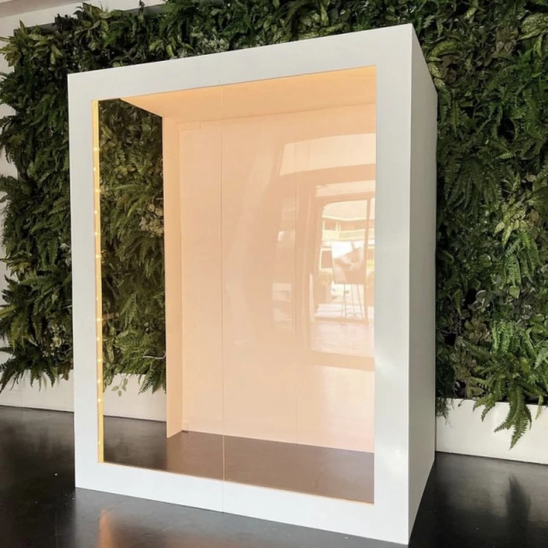 Magazine Photo Booth Toronto | PhotoboothTO